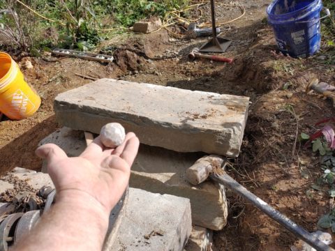 7 techniques for moving large stones and heavy rocks